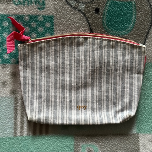 ipsy | Bags | Ipsy Makeup Bag | Poshmark